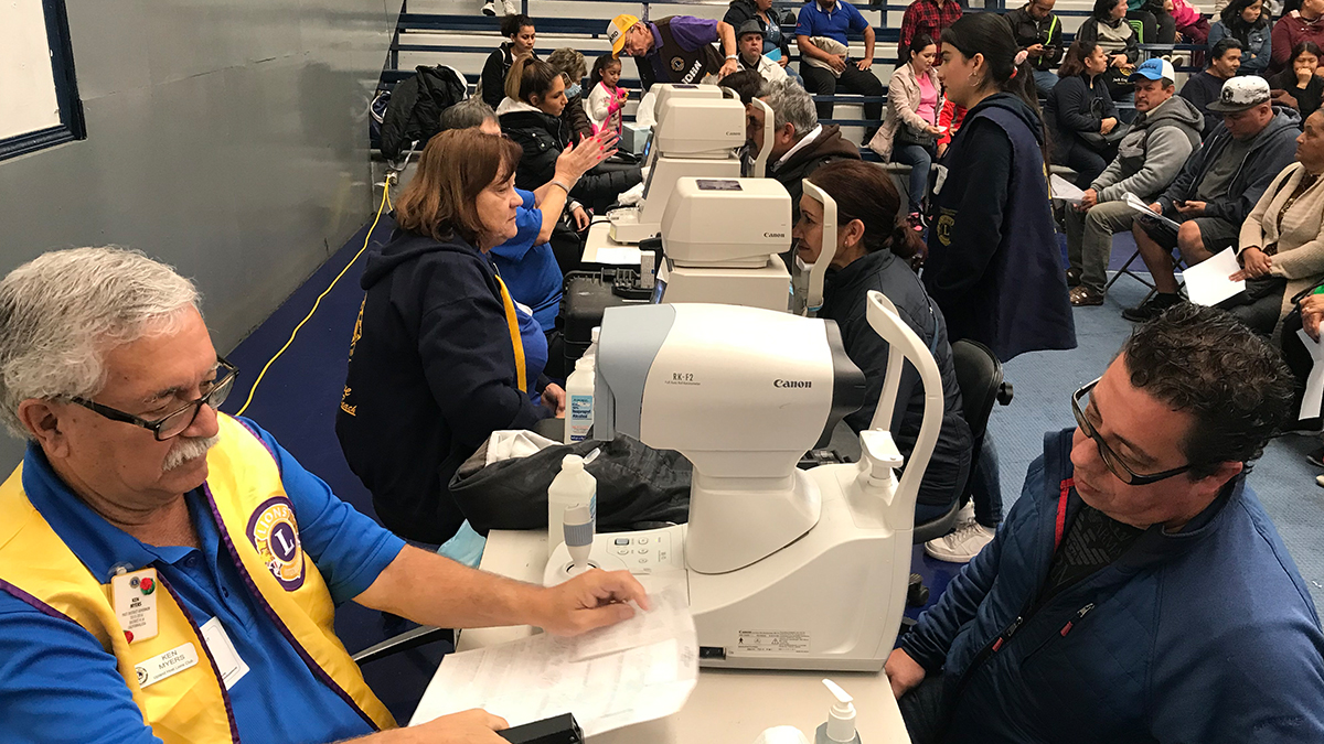 Unen esfuerzos para regalar lentes a quienes más lo necesitan en ...