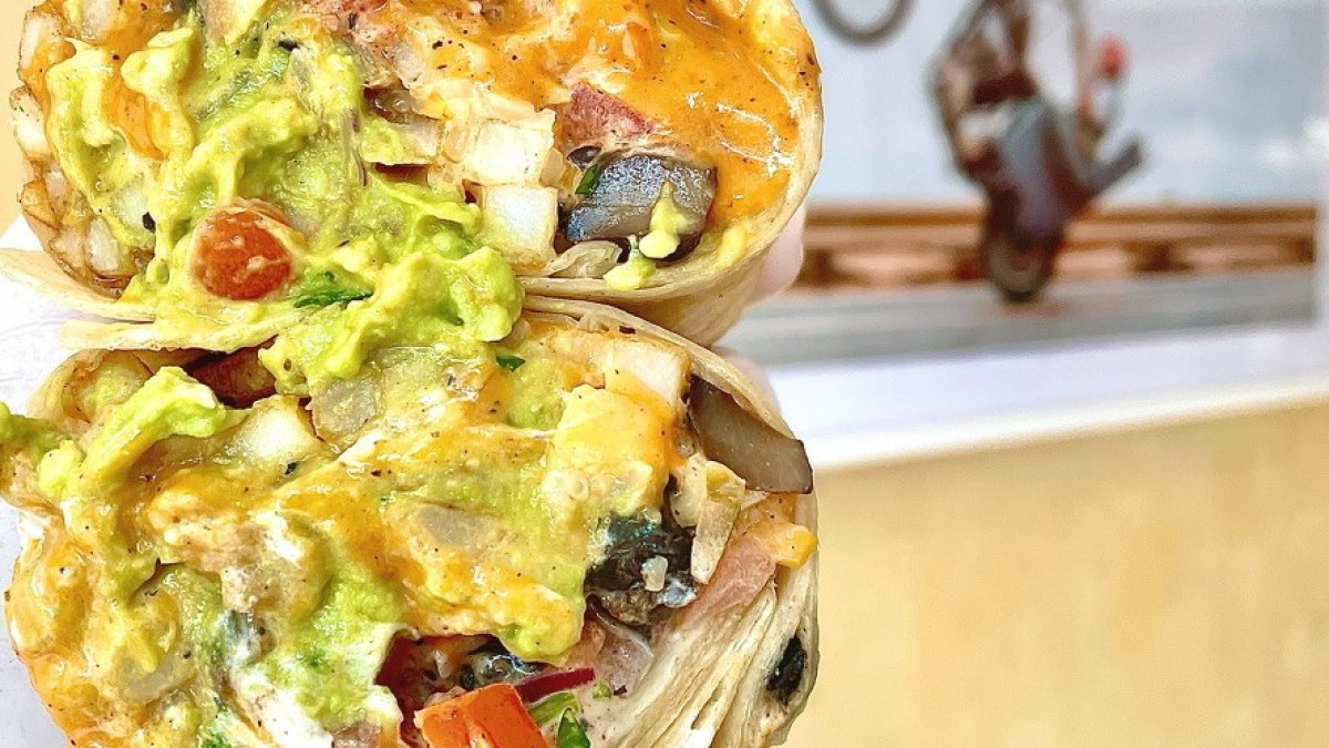 Sandieguino abre restaurante de burritos en NYC sorprendiendo con el ...