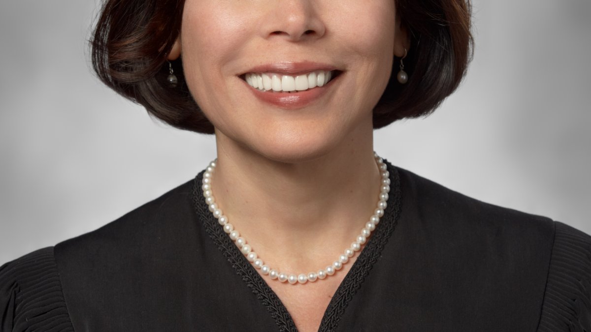 Se retira la Jueza Amalia L. Meza del Tribunal Supremo – Telemundo San ...