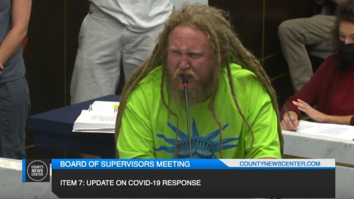 La polémica reunión de la Junta Directiva de San Diego se llenó de ...