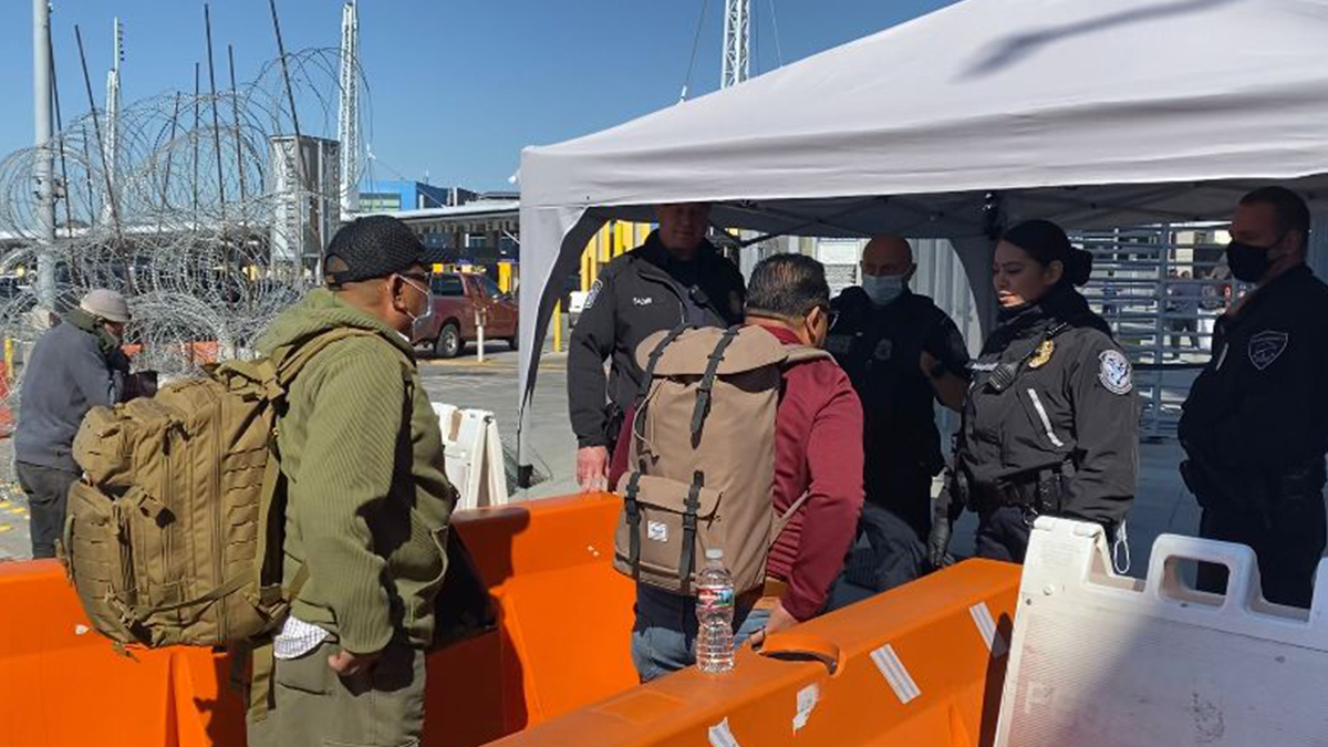 Veterano deportado a México cruza frontera de Tijuana a EEUU ...