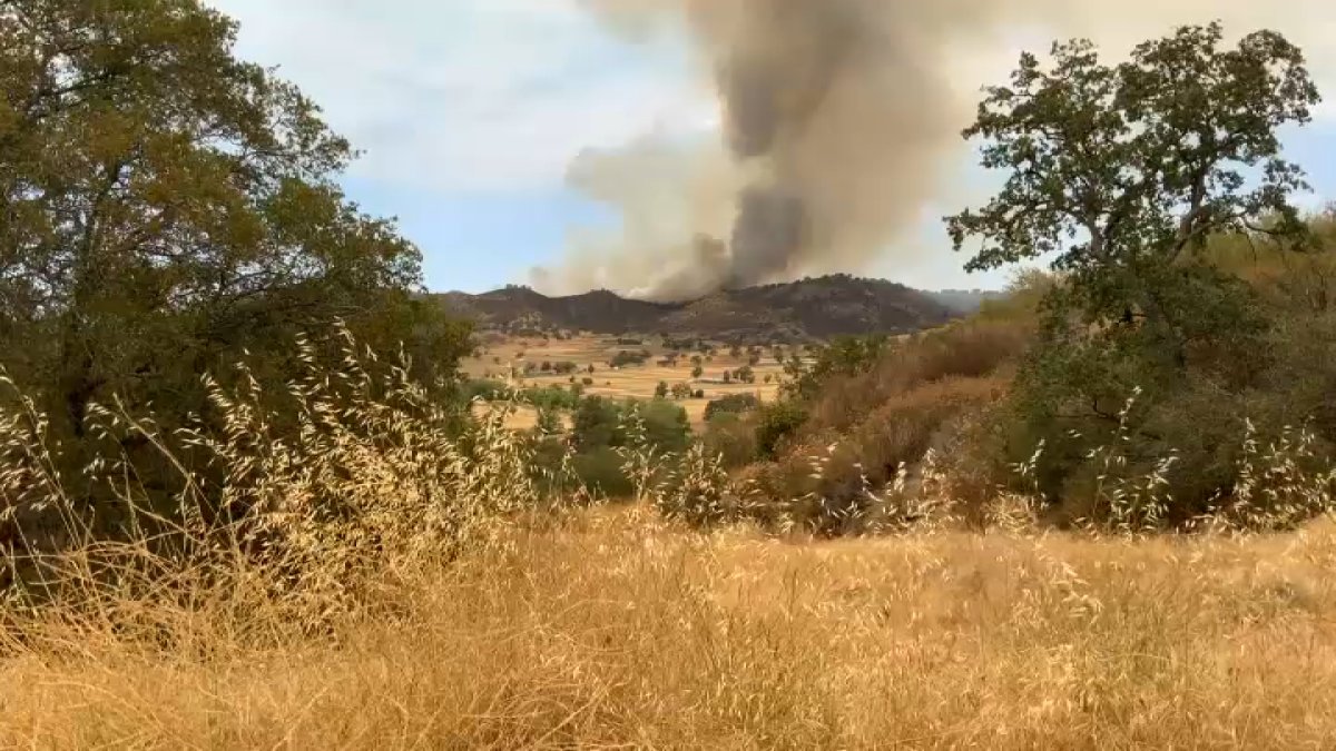 Incendio Casner en Ramona es contenido en un 35%, levantan órdenes de ...