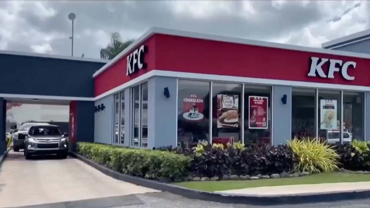 Empleado de “fast food” frustra robo contra mujer y su hijo en Manatí ...