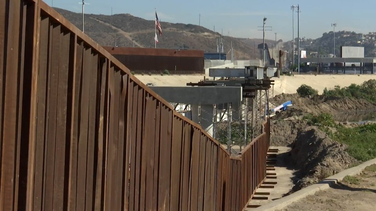 Colocan nuevo muro en el Río Tijuana para prevenir cruces de migrantes ...