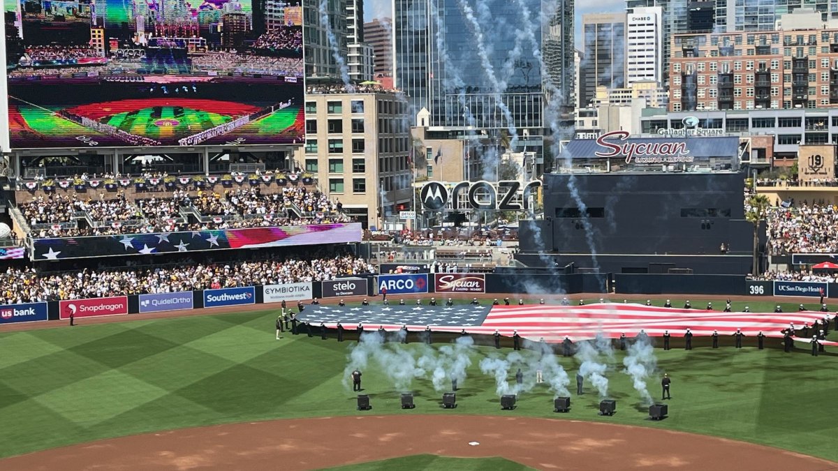 Remontada de los Padres para vencer a Braves en partido inaugural ...