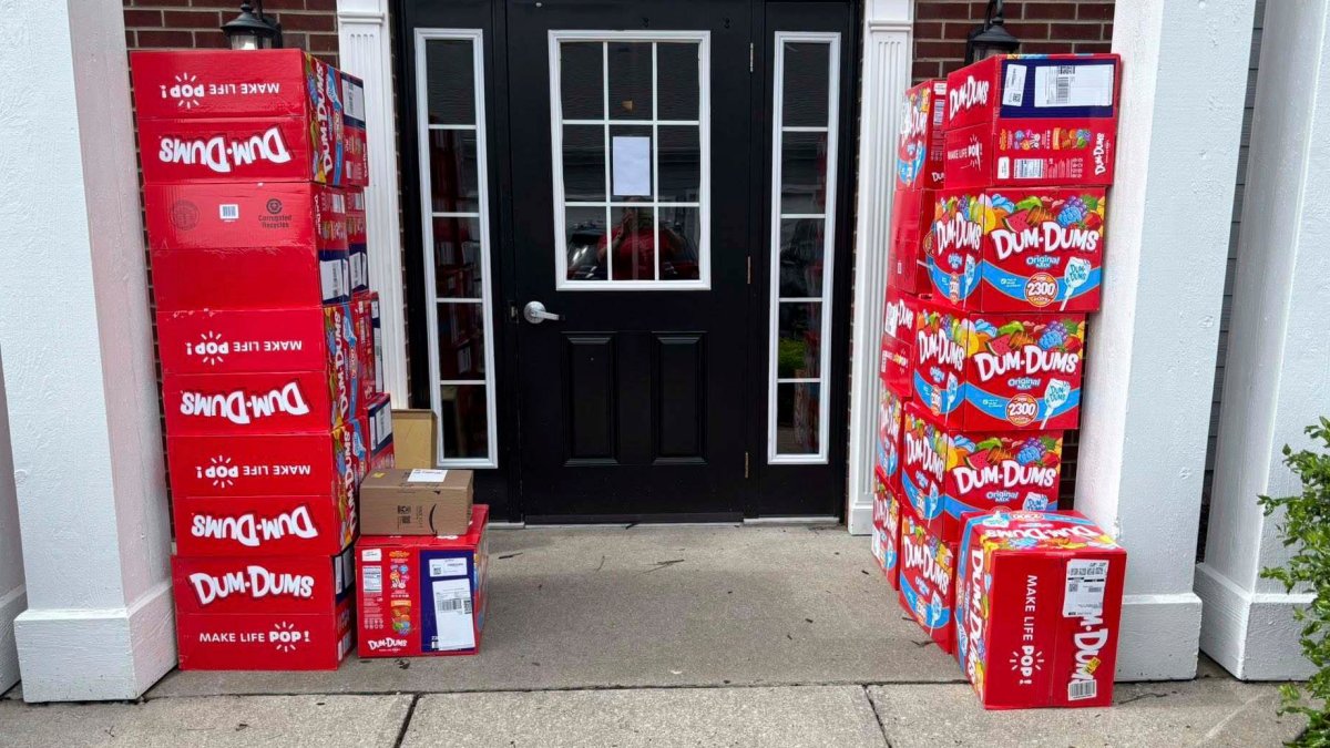 Niño pide por Amazon 70,000 paletas de caramelo en Kentucky – Telemundo ...