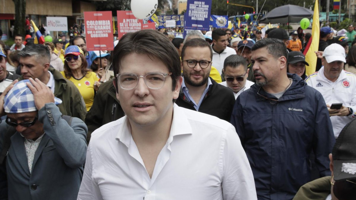 Hieren a balazos a candidato presidencial en Colombia – Telemundo San ...