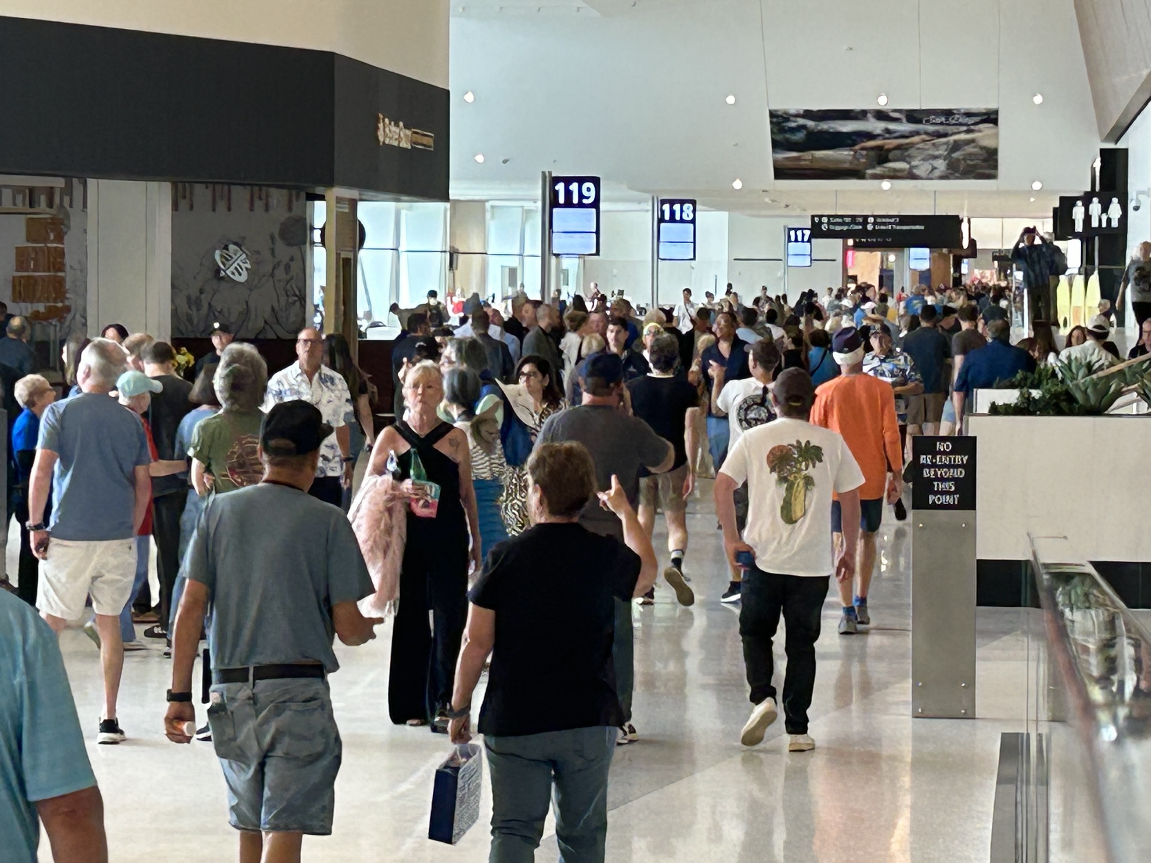Primer vistazo al interior de la nueva Terminal 1 del Aeropuerto de San ...