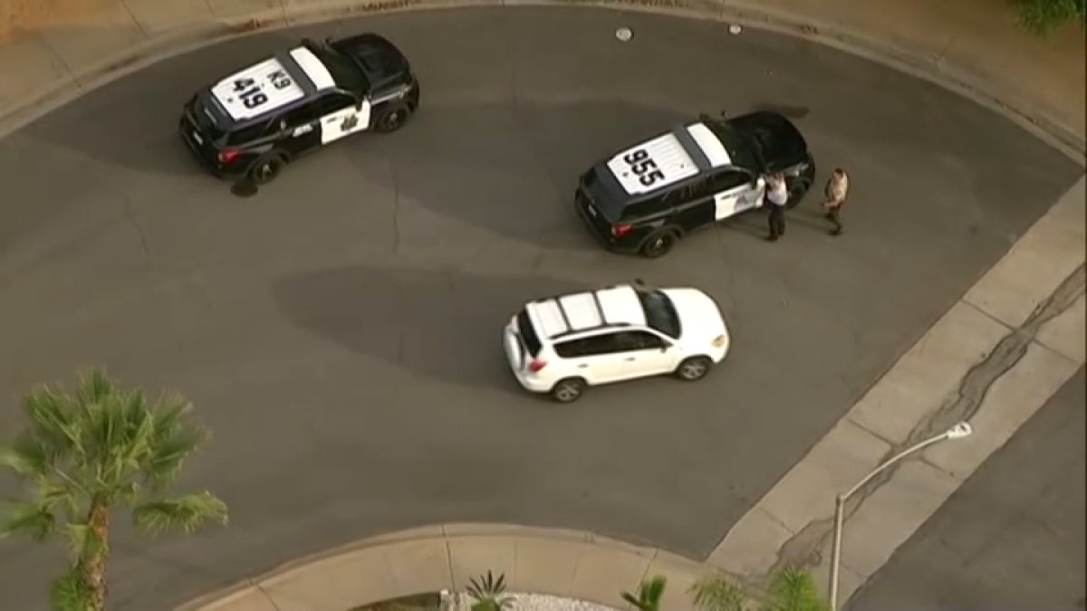 Policía busca a adolescente que disparó con un rifle de asalto en Poway ...