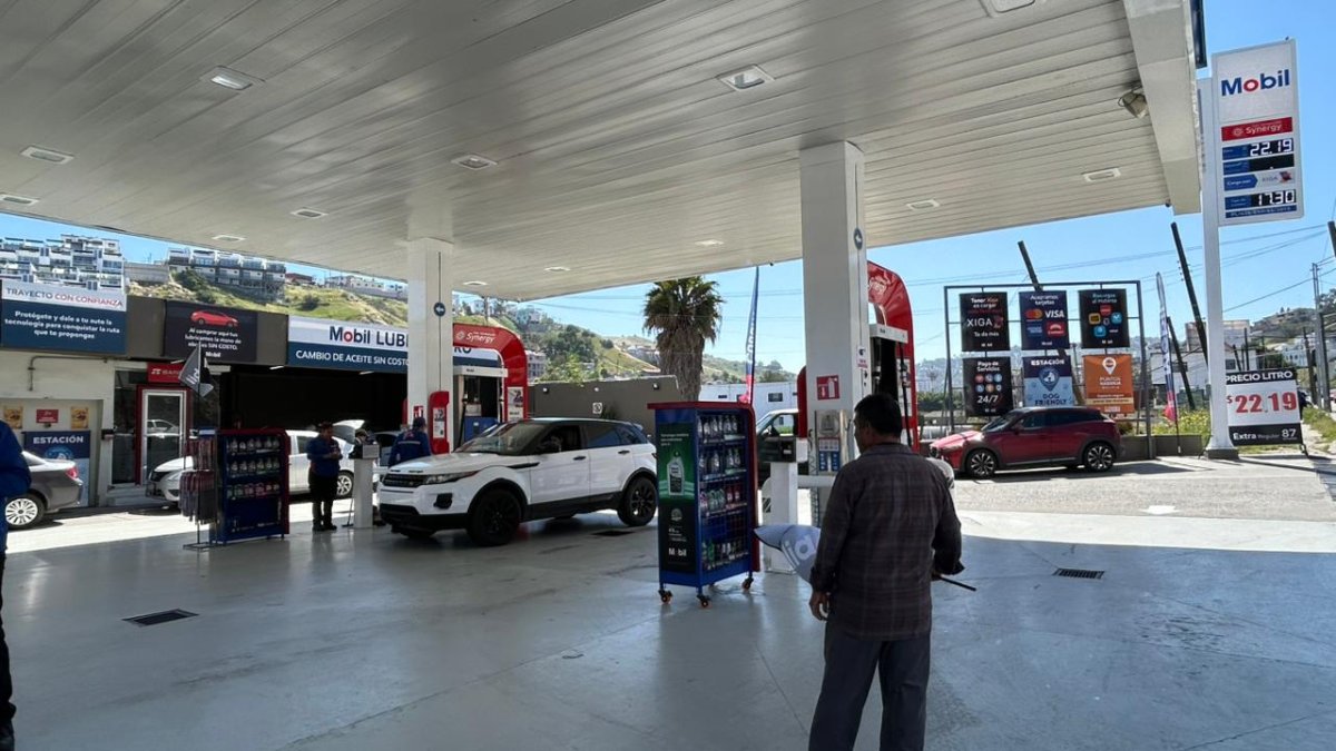 ¿Es más barato abastecerse de gasolina en México? – Telemundo San Diego ...